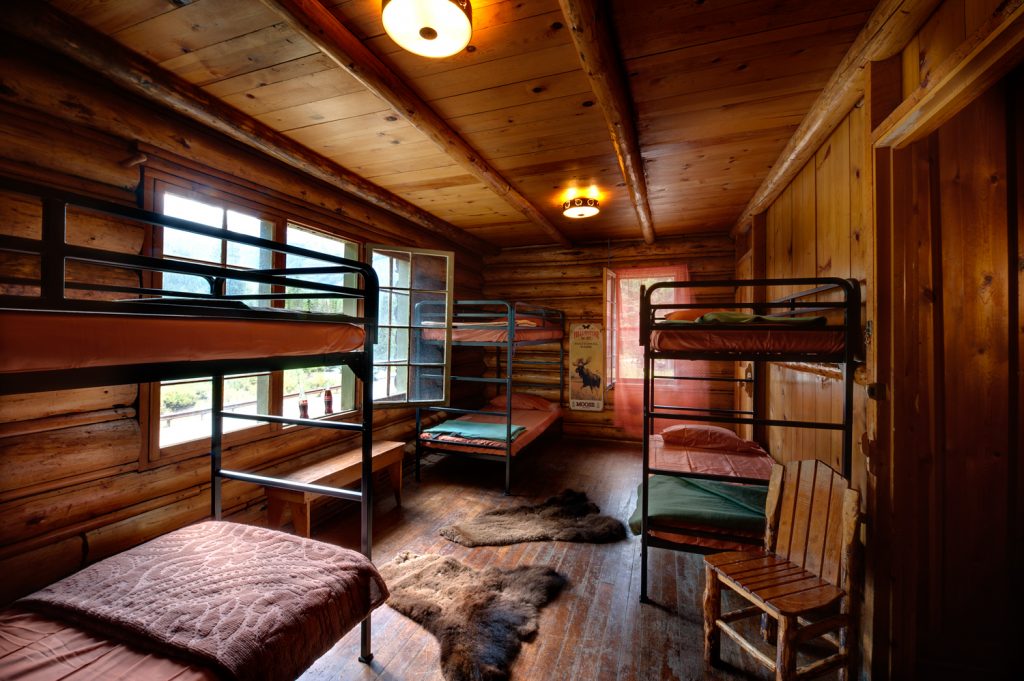 Lodge Accomodation - Range Rider Lodge - Silvergate MT